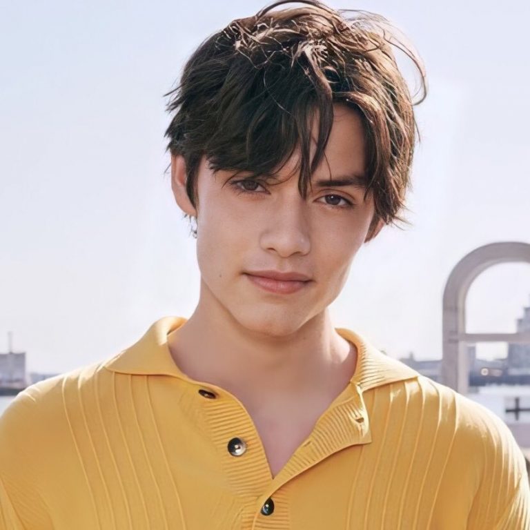 Louis Partridge Bio, Age, Height, Girlfriend, Net Worth, Movies and TV ...